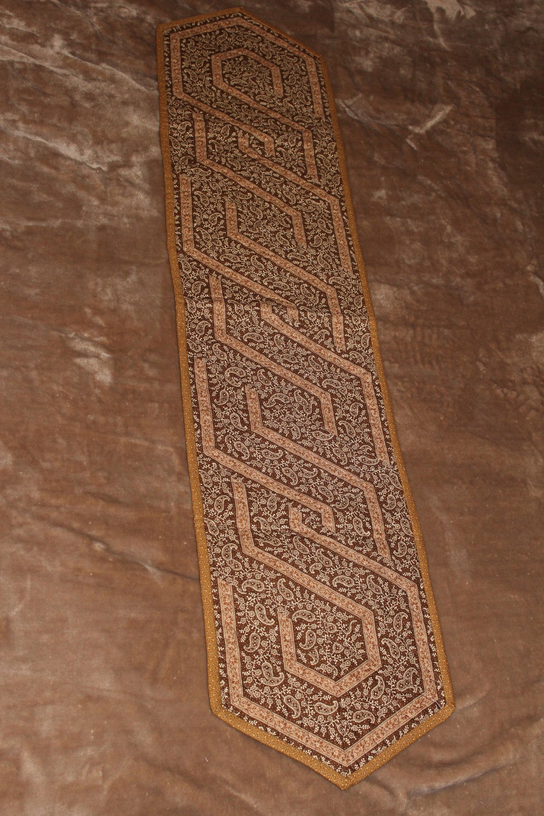 Brown Paisley Mesa Runner-Grande - Etsy España