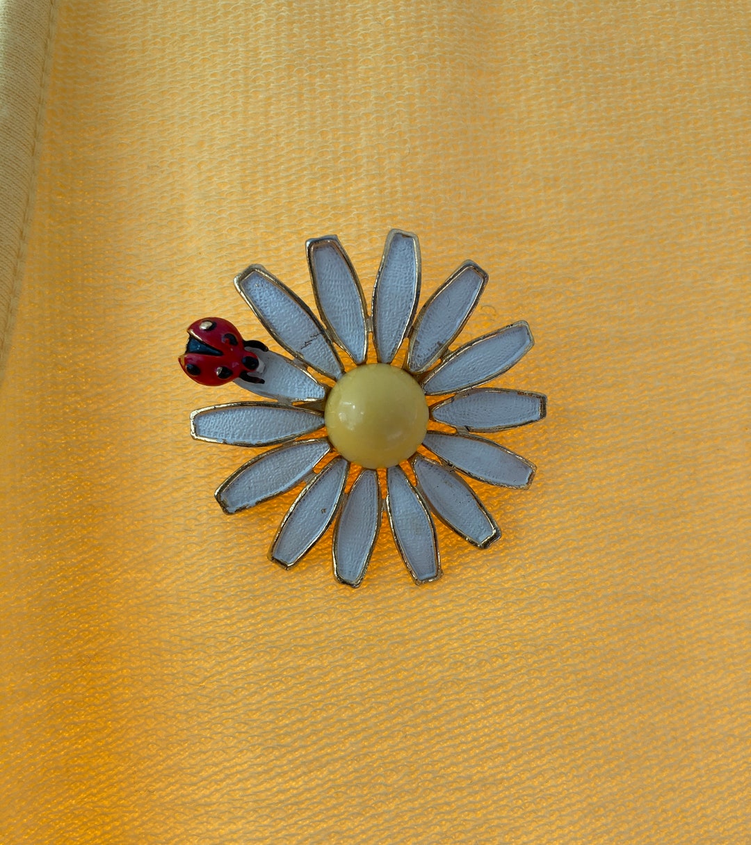 Weiss Daisy Pin Signed Ladybug FREE SHIPPING - Etsy