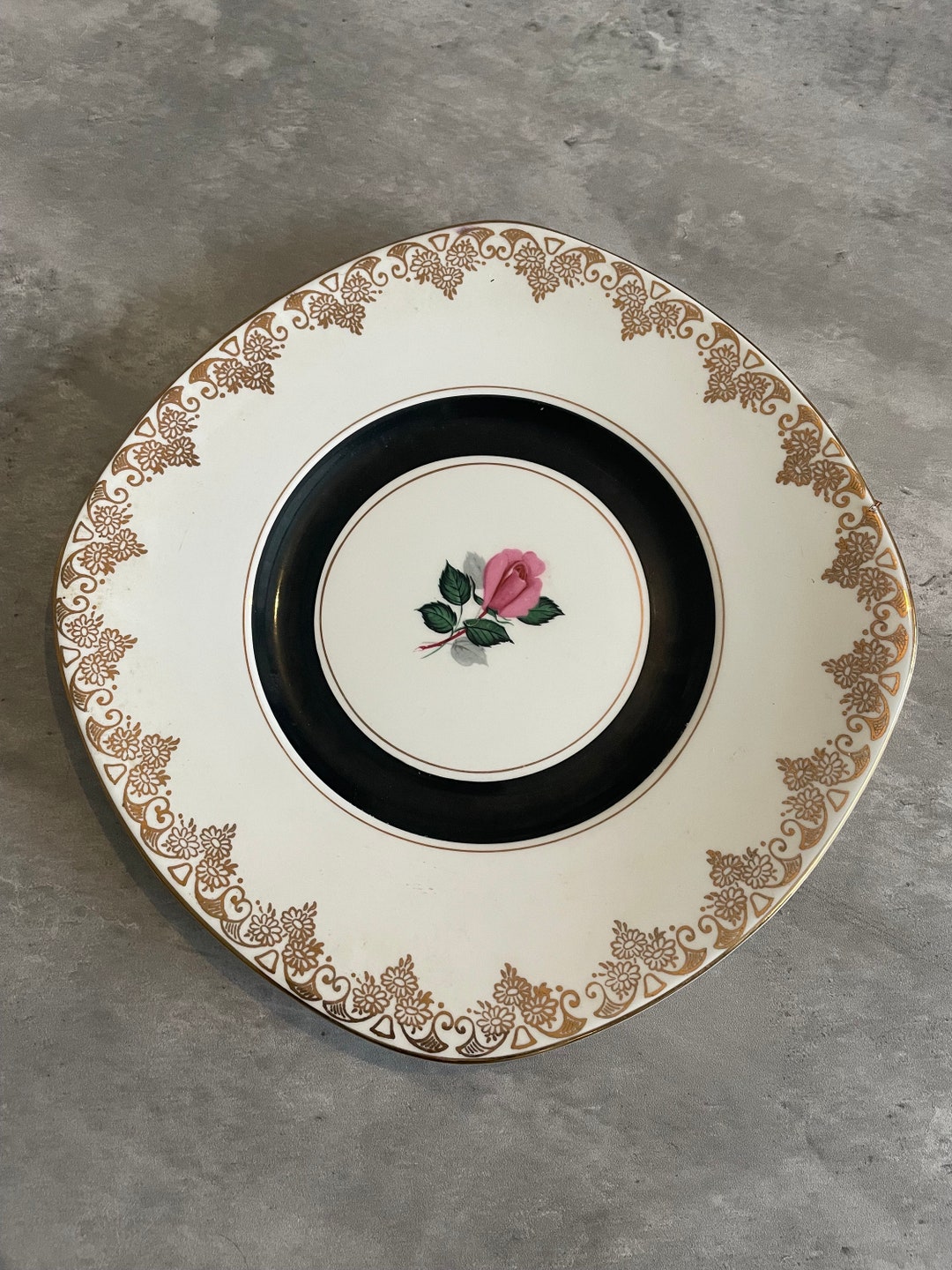 Newtown Cake Plate 22 KT Gold - Perfect for Vintage Parties | Cupcake ...