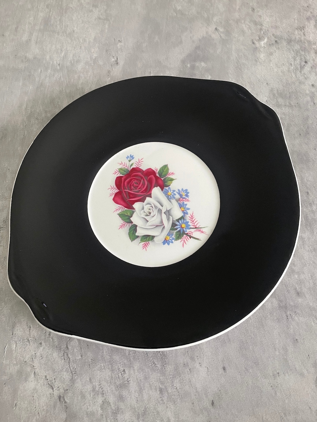 Queen Anne black Rose Cake Plate perfectly Paired With a 3 Tier Cake ...
