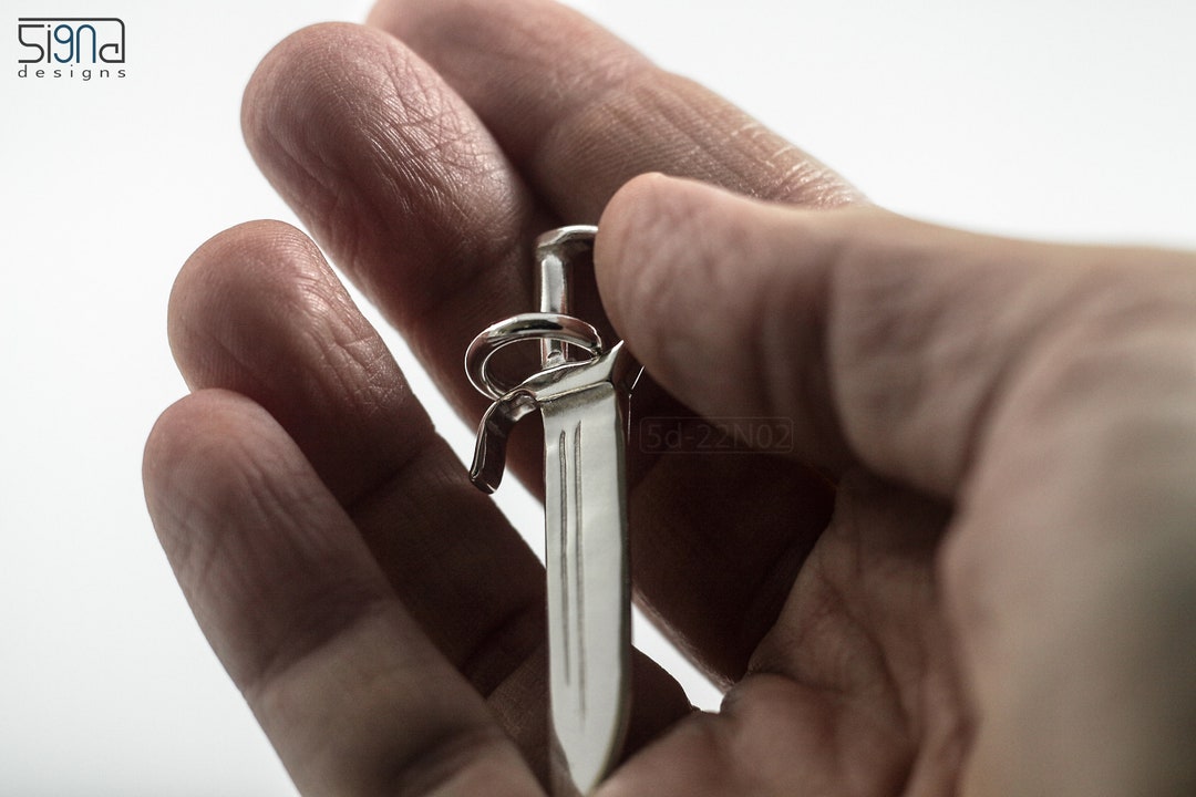 Sterling Silver Miniature Baart Cham Dao Pendant: Wing Chun Kung Fu ...