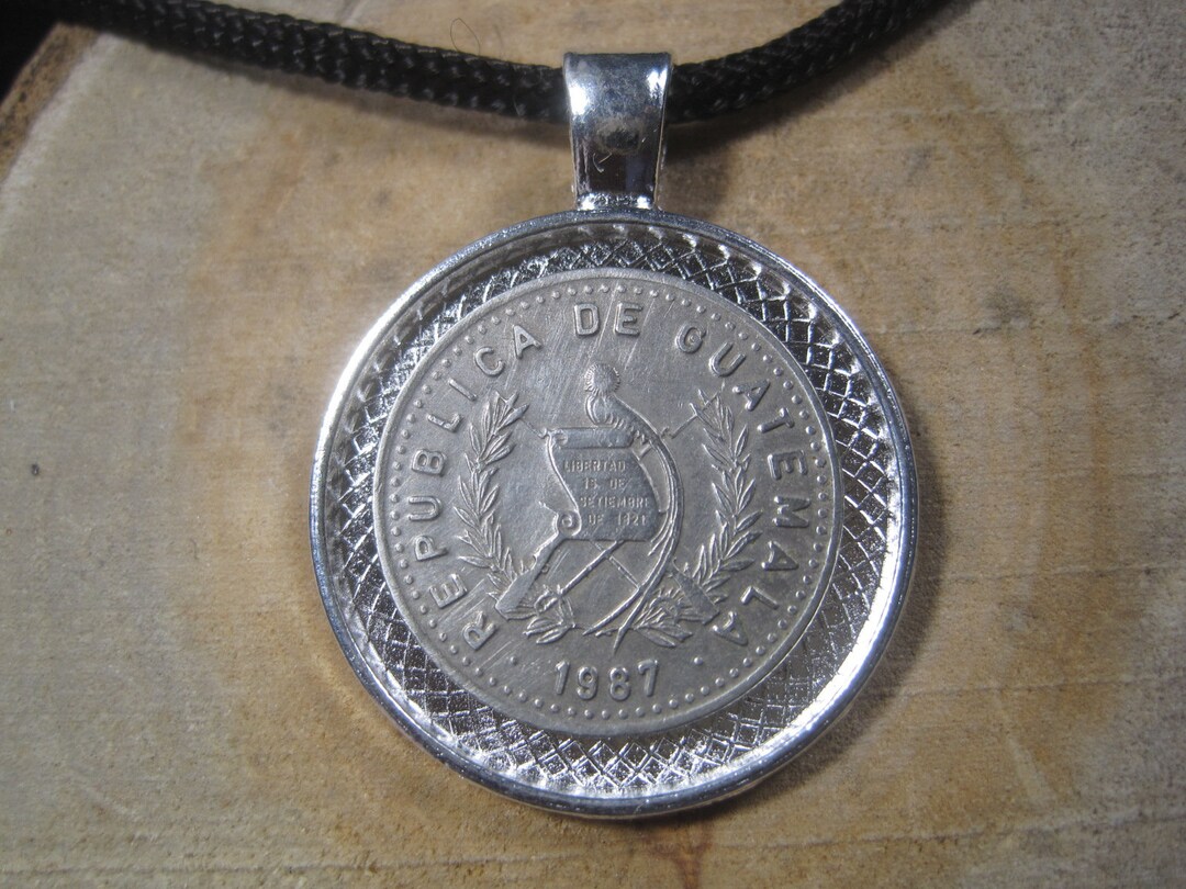Quetzal Bird Guatemala National Arms Centavo 1974-1995 25mm Bezel Coin ...