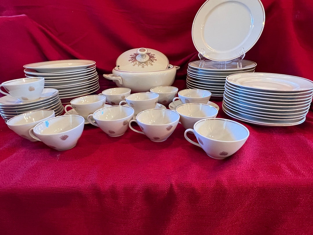 Zeh Scherzer Bavaria China Set: Antique White & Gold Including Tureen ...