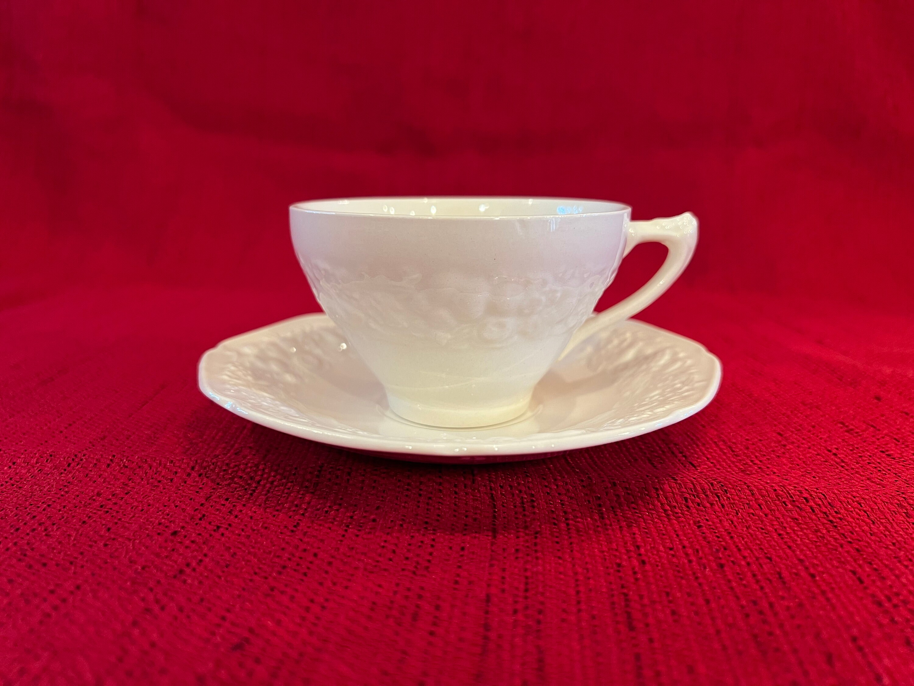 Crown Ducal English Ironstone Florentine White, Embossed Rim, Scalloped ...