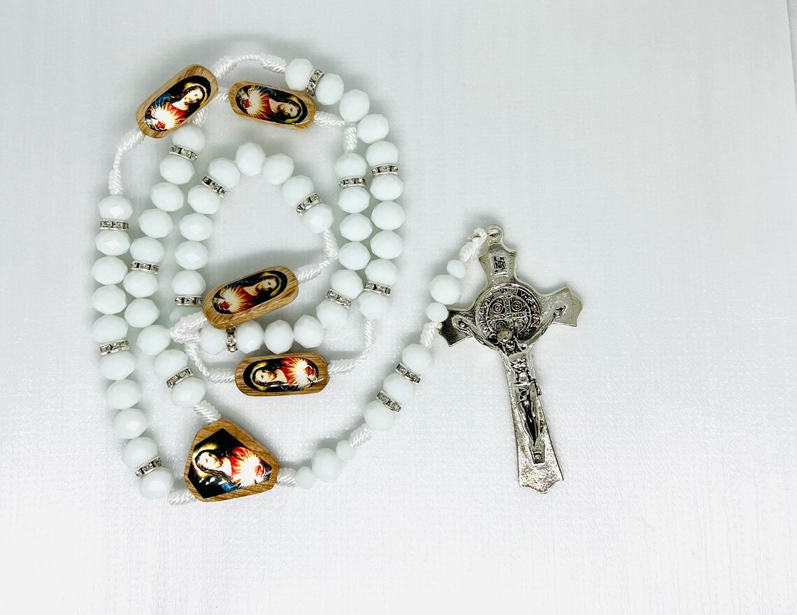 Rosario De Sagrado Corazon De Jesus En Cristal Blanco Perla Y Crucifico ...