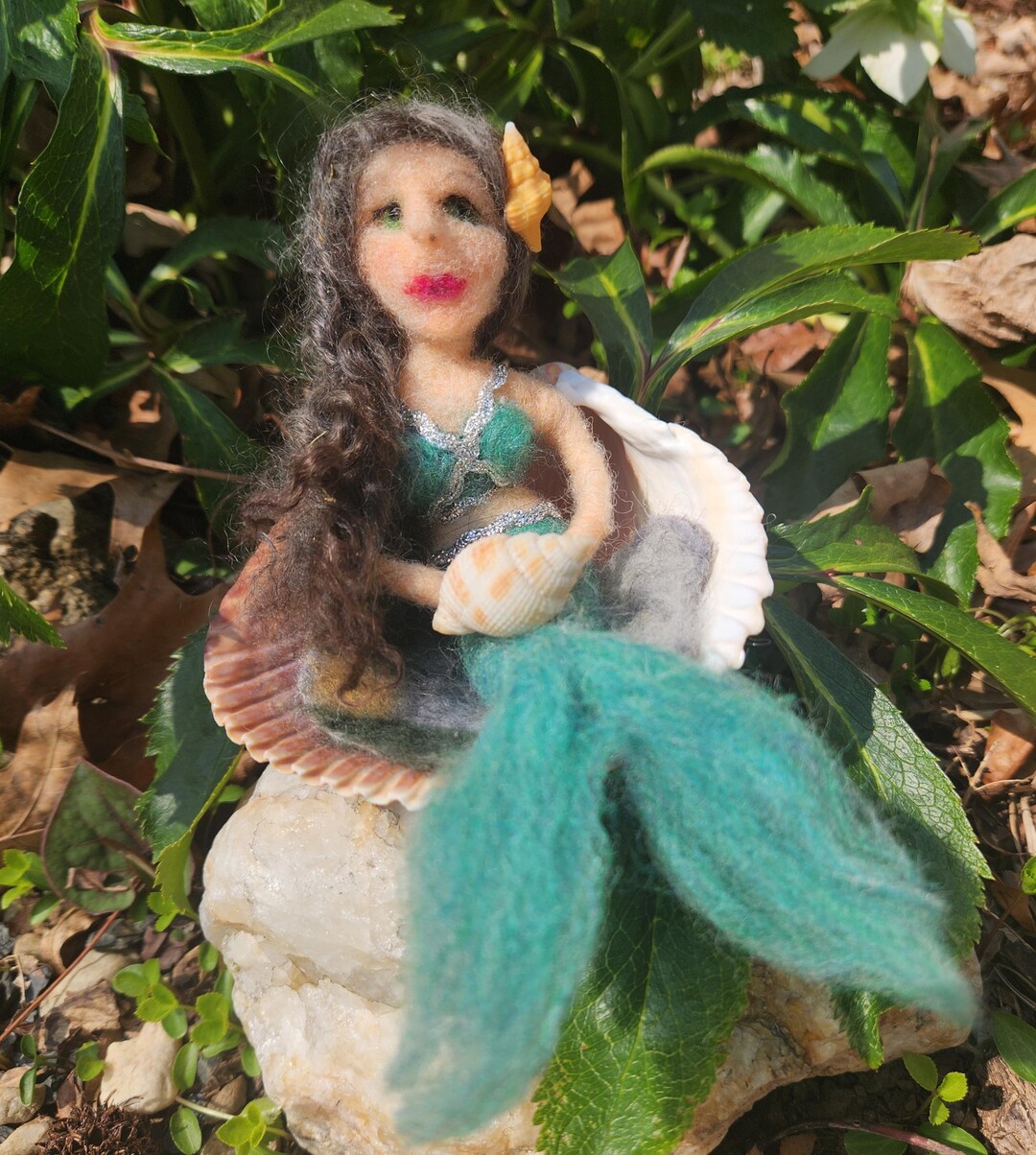 Needle-felted Wool Mermaid in Her Own Shell, Hand-made - Etsy