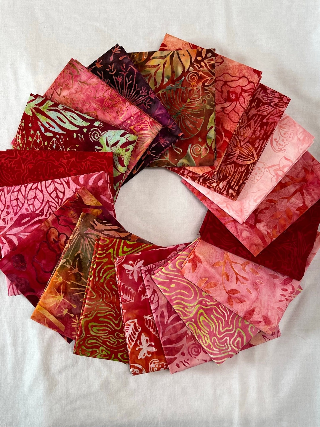 Riley Blake Tjaps Batiks - Pink/red | Fat Quater Bundle - Etsy