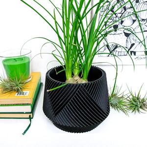 Black Plant Pot | Indoor Planter | Original Cache Pot | Plant Lover ...