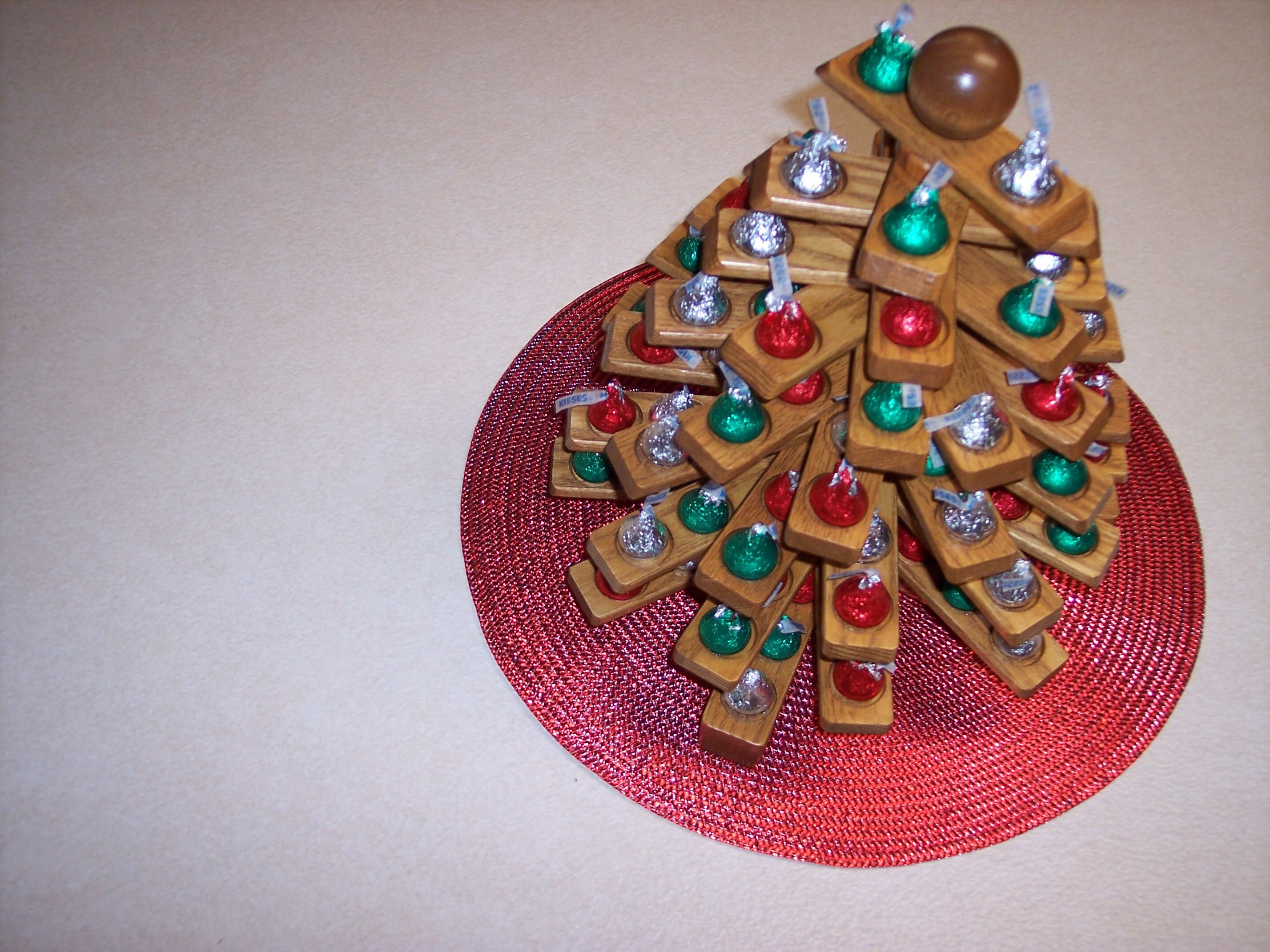 Etsy Exclusive UNIQUE OAK HANDCRAFTED Tabletop Holiday kissmas Tree ...