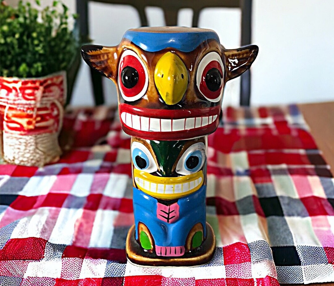 Vintage Cold Painted Stacking Totem Pole Salt and Pepper Shakers - Etsy