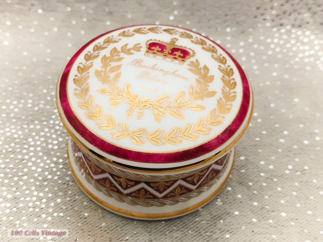 Queen Elizabeth II Buckingham Palace 1995 Commemorative Porcelain ...