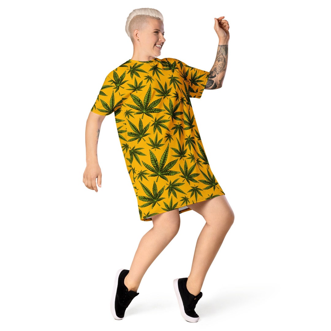 Cannabis Weed Leaf Cute Oversized T-shirt Dress, Trendy Aesthetic Comfy ...