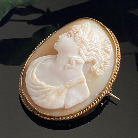 Victorian Neoclassical Hera Carved Shell Cameo - Gem
