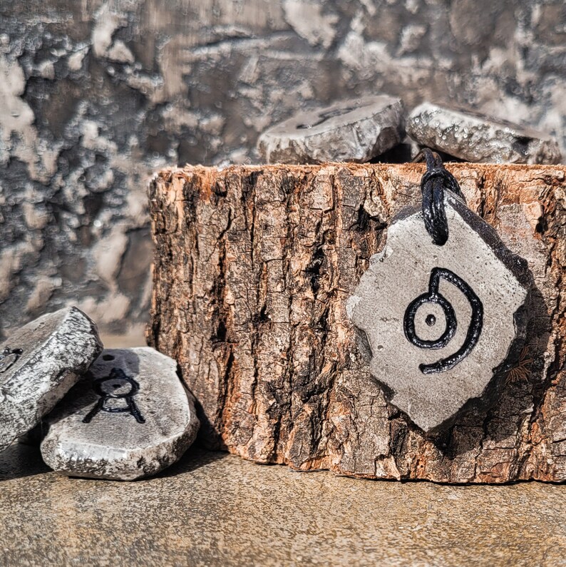 Collana Pokemon, Unown, Unown Custom, Pokemon Custom, Pokemon Jewelry ...