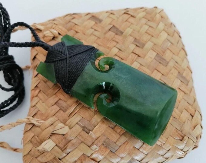 New Zealand TOKI KORU Jade Greenstone Polished Pounamu Large Pendant ...
