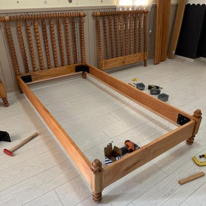 Handmade Spool Bed - Jenny Lind Spindle Bed Custom Size and Color - Etsy