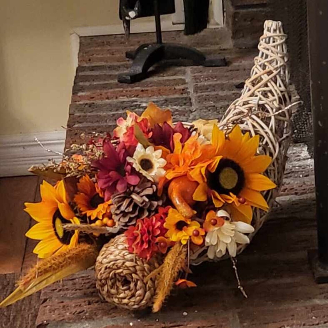 Cornucopia, Horn of Plenty, Fall, Autumn, Harvest, Thanksgiving, Floral ...