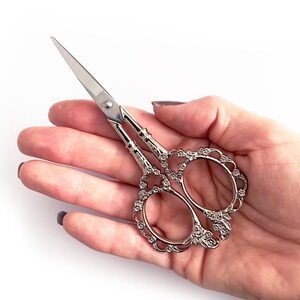 Silver Coloured Flower Scissors Floral Handle Needlework Embroidery ...