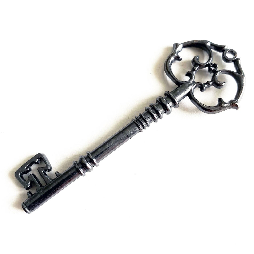 Grande clé en métal Gunmetal de style vintage de style vintage de style ...
