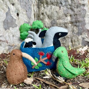 New Zealand Animals Play Set, Kiwi Bird, Hectors Dolphin, Kauri Tree ...