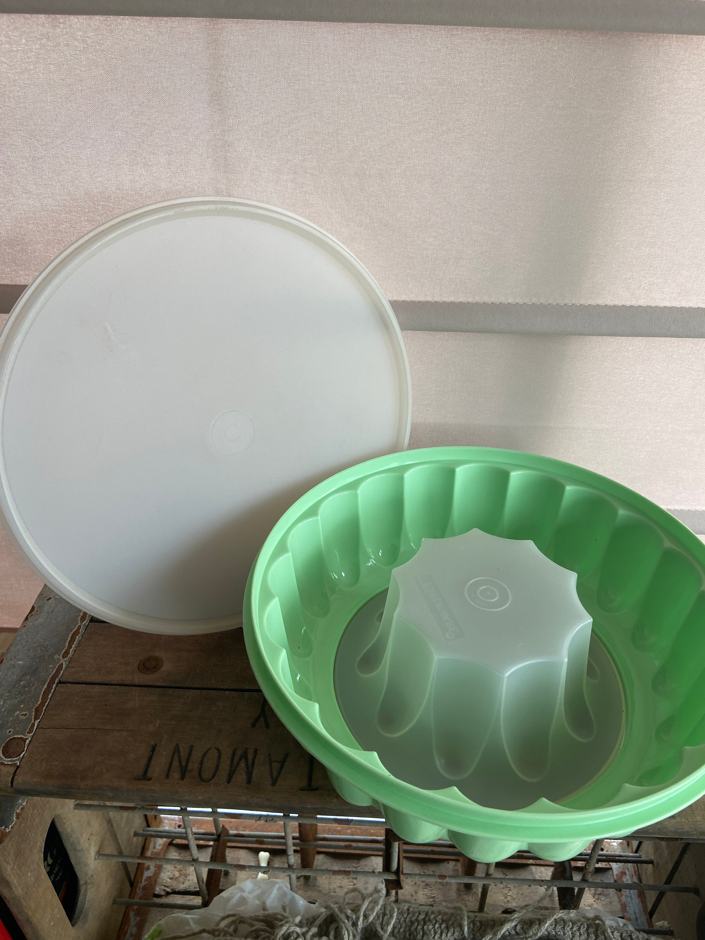 Vintage Tupperware Lime Green Jell-ring With Paper Insert, VERY GOOD ...
