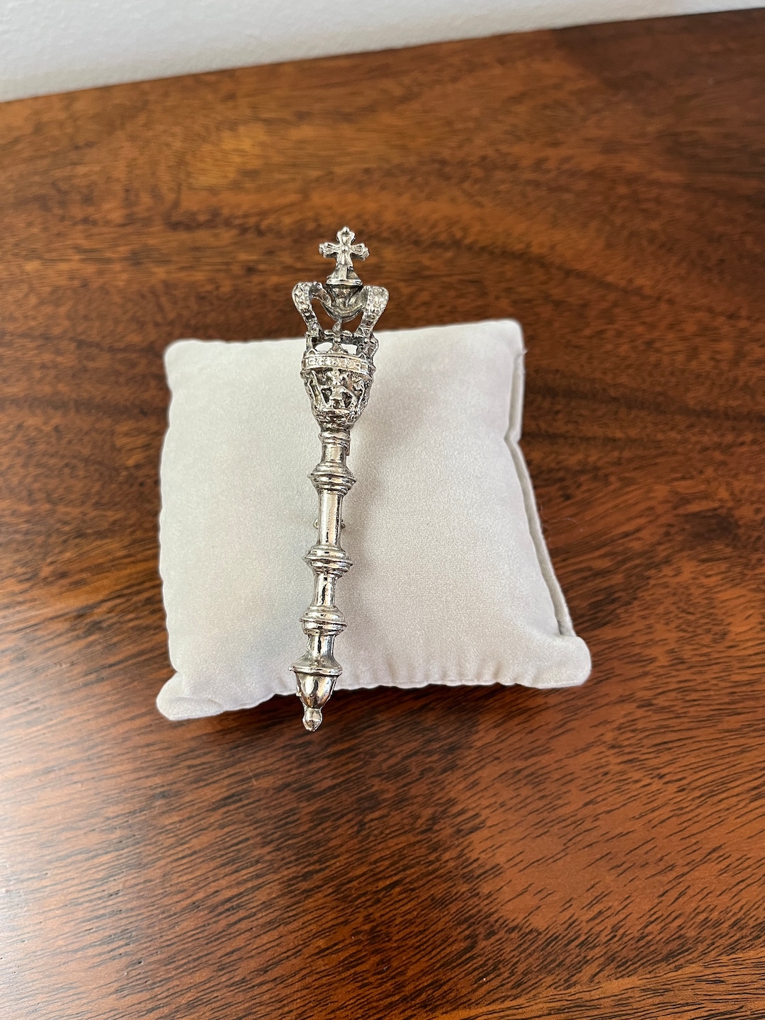 Colonial Williamsburg Mace Pin - Etsy