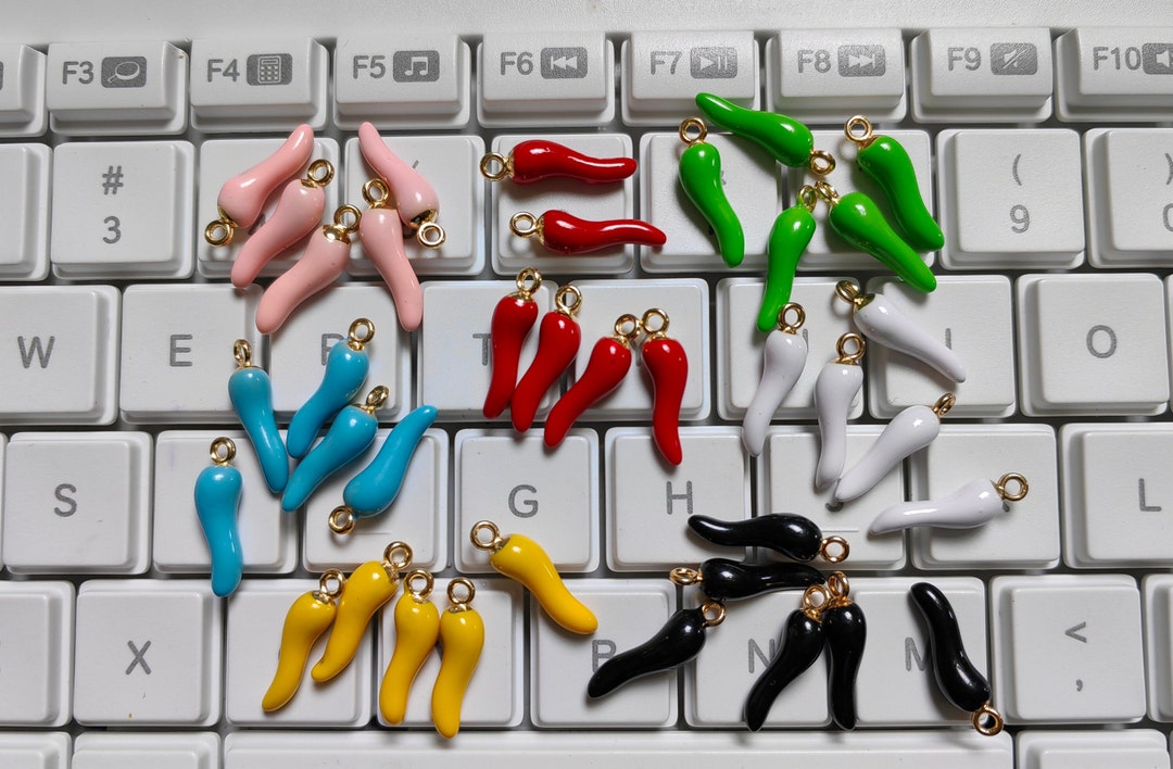 7 Colours Enamel Chili Charms, Gold Plated Loop Enamel Pepper Charms ...