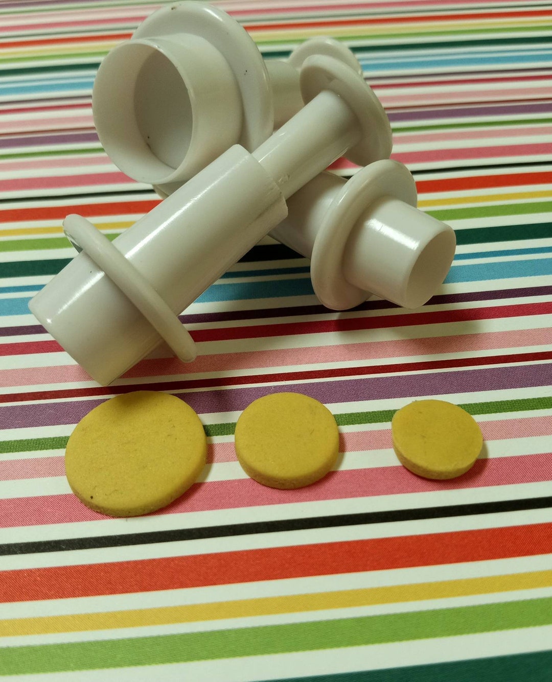 Circle Fondant Press Cutters, Circle Plungers, Round Plastic Plunger ...