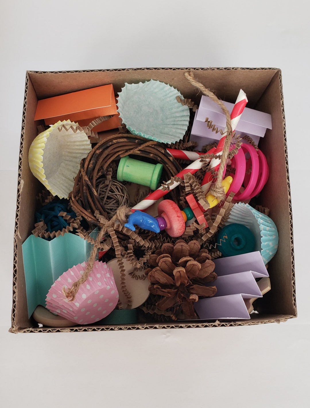 Parrot Play Toy Box for Foraging Parrot Toy Cockatiel Conure Parakeet ...