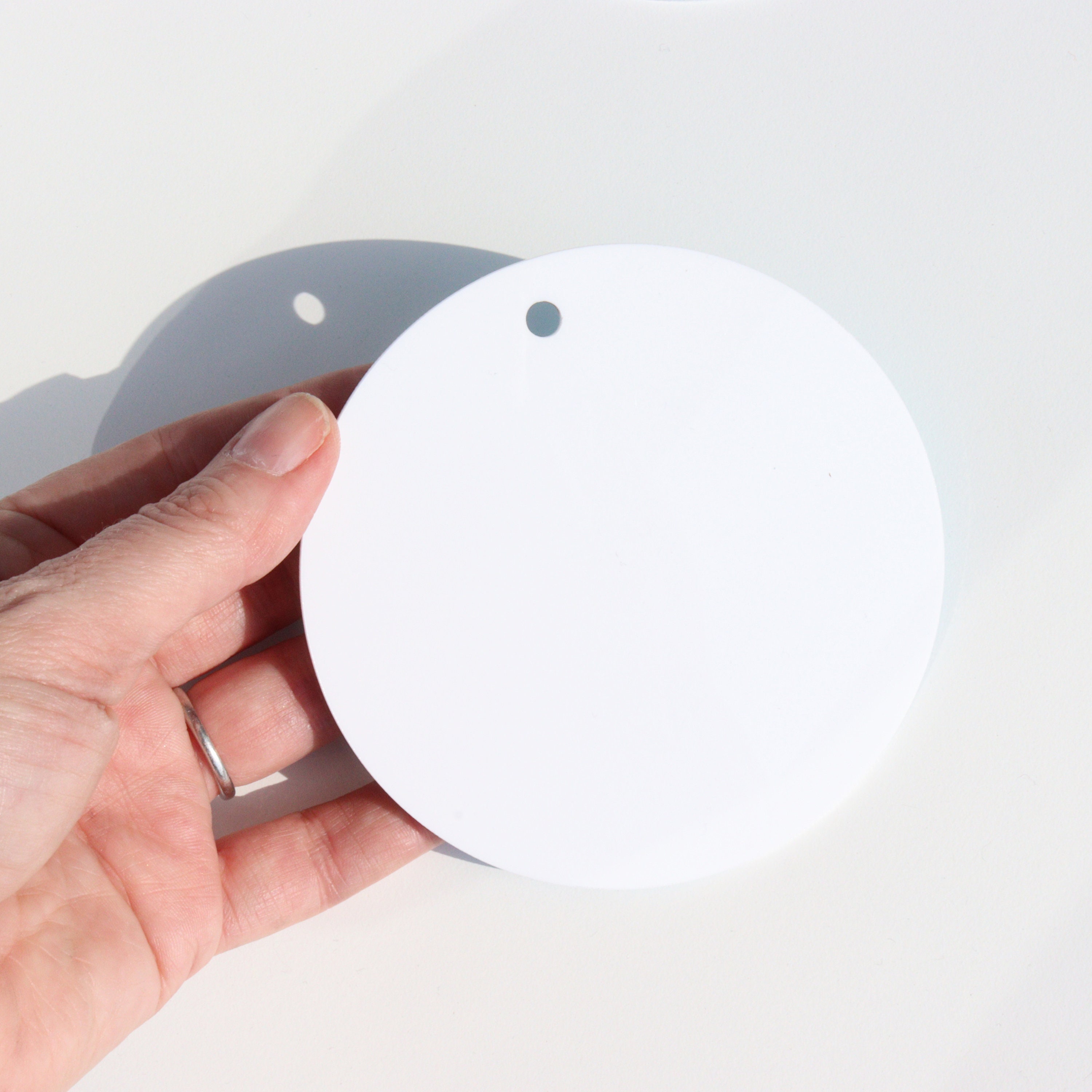 2mm White Acrylic Craft Blanks Circular White Acrylic Craft Blanks With ...