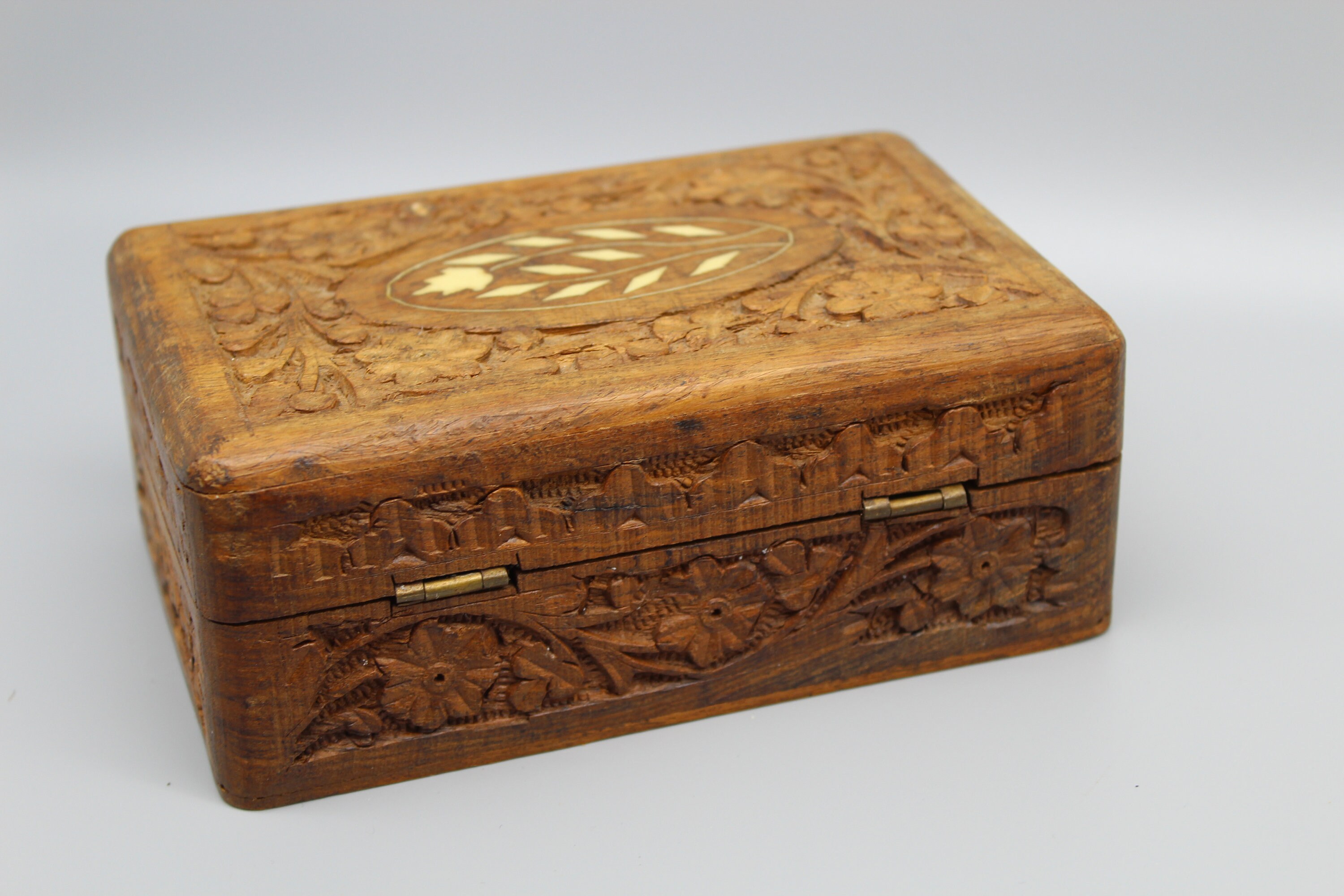 Hand-engraved Wooden Box Vintage Keepsake Box Wooden - Etsy