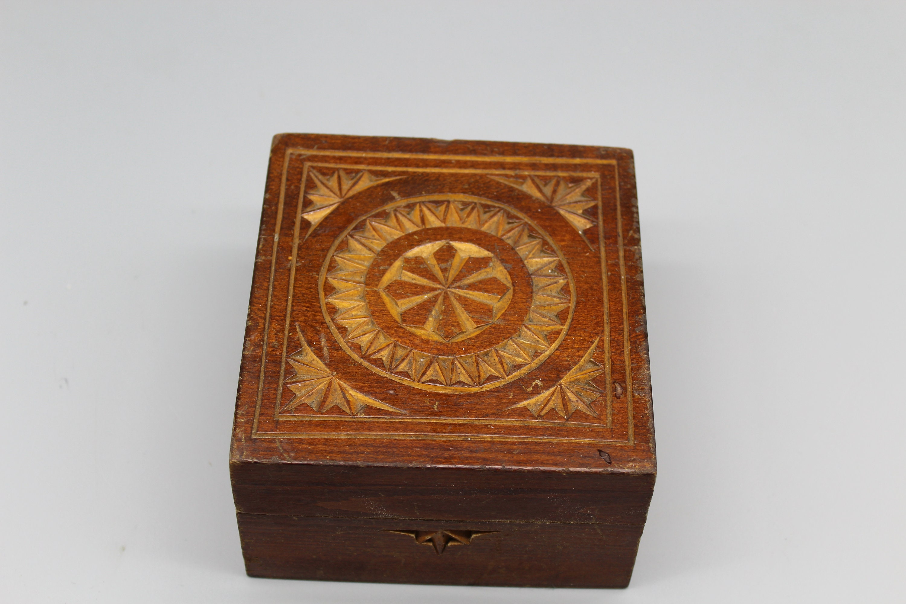 Hand-engraved Wooden Box Vintage Keepsake Box Wooden Jewelry Box Wooden ...