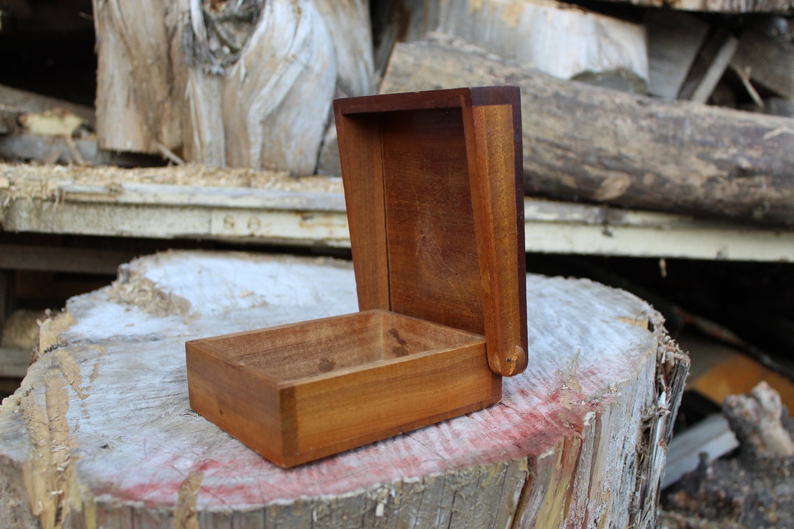Hand-engraved Wooden Box Vintage Keepsake Box Wooden - Etsy