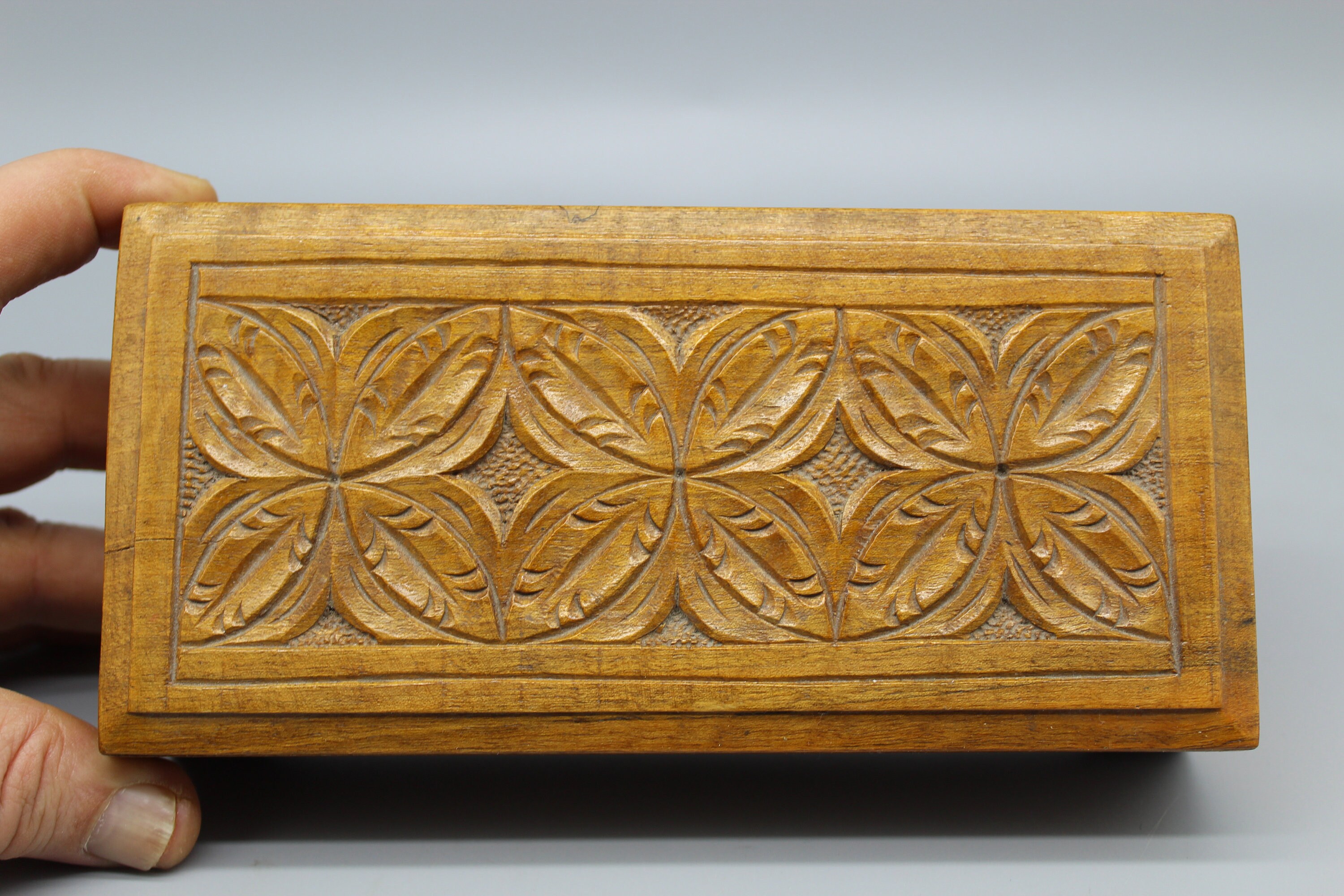 Hand-engraved Wooden Box Vintage Keepsake Box Wooden - Etsy