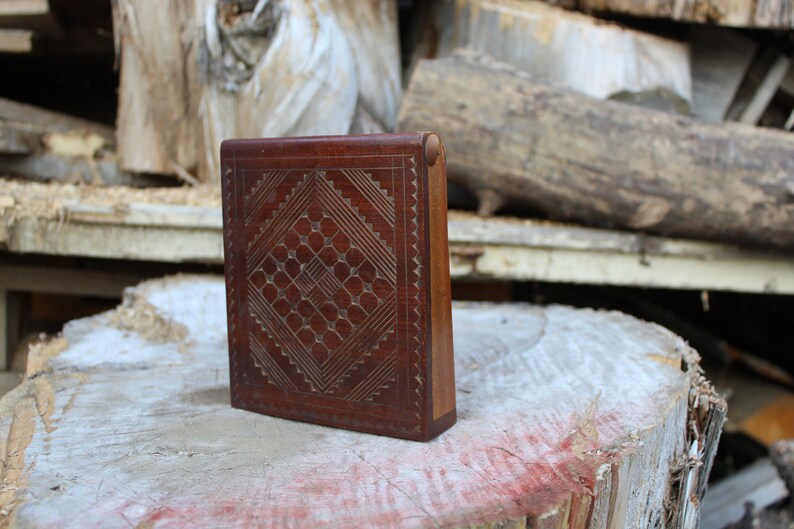 Hand-engraved Wooden Box Vintage Keepsake Box Wooden Jewelry Box Wooden ...