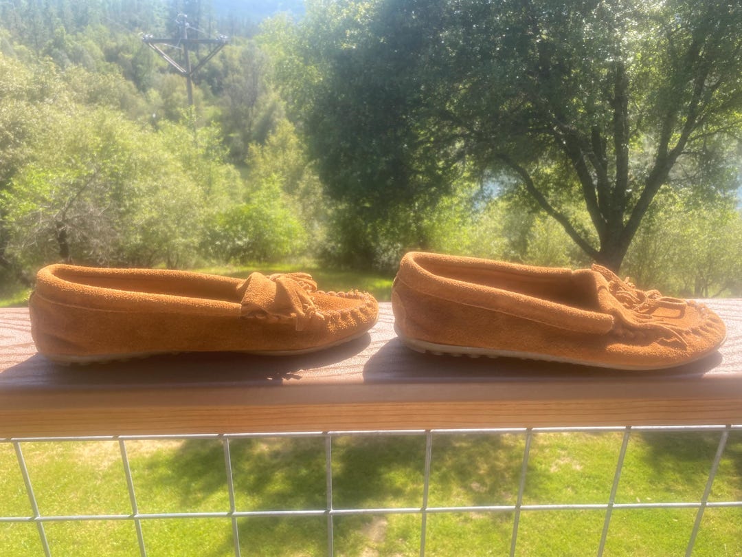 Minnetonka Women’s Suede Moccasins Size 9.5 Measure 10” Long Heal to ...
