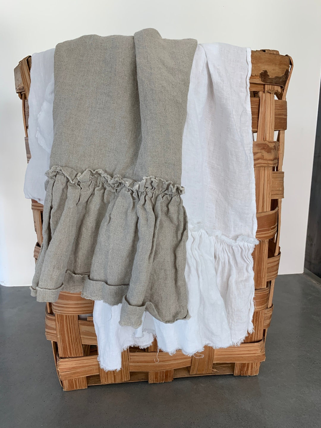 Set of 2 Linen Tea Towels With Ruffle | Shabby Chic Decor - Etsy