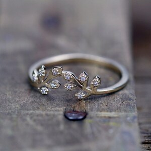 Dainty Leaf Ring, Leaf Ring, Small Leaves Wedding Band, Organic Wedding ...