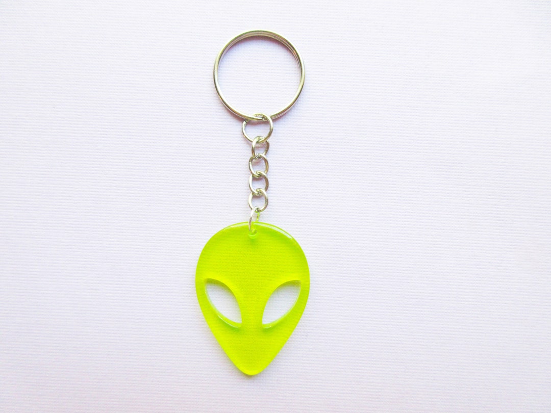 Alien Keychain, Pastel Goth Aesthetic 90's Outer Space Key Chain, Resin ...