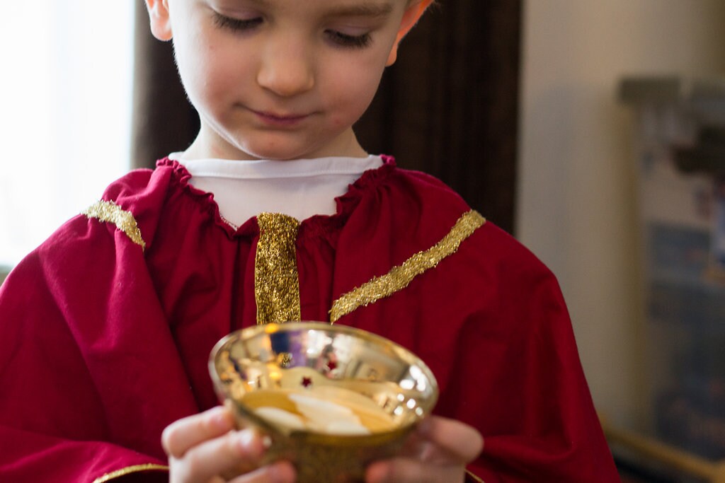 Red Vestment all Saints Vestment Catechesis of the Good Shepherd Boys ...