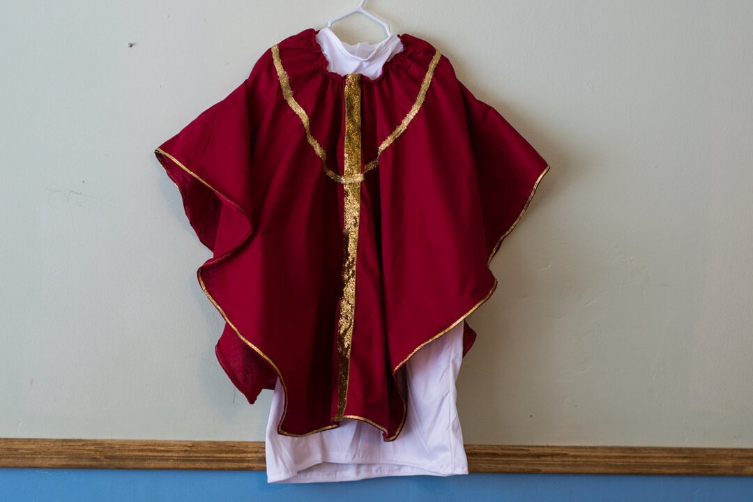Red Vestment all Saints Vestment Catechesis of the Good Shepherd Boys ...