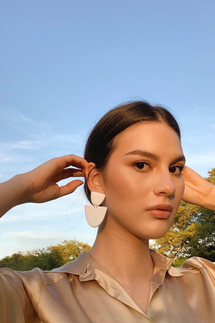 Ashley Bernier's Instagram, Twitter & Facebook on IDCrawl