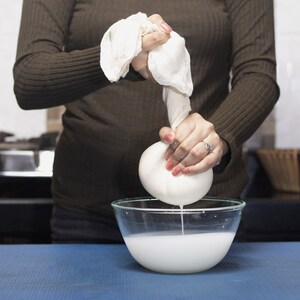 Organic Cheesecloth, Reusable Cloth Strainer for Cooking & Cheese ...
