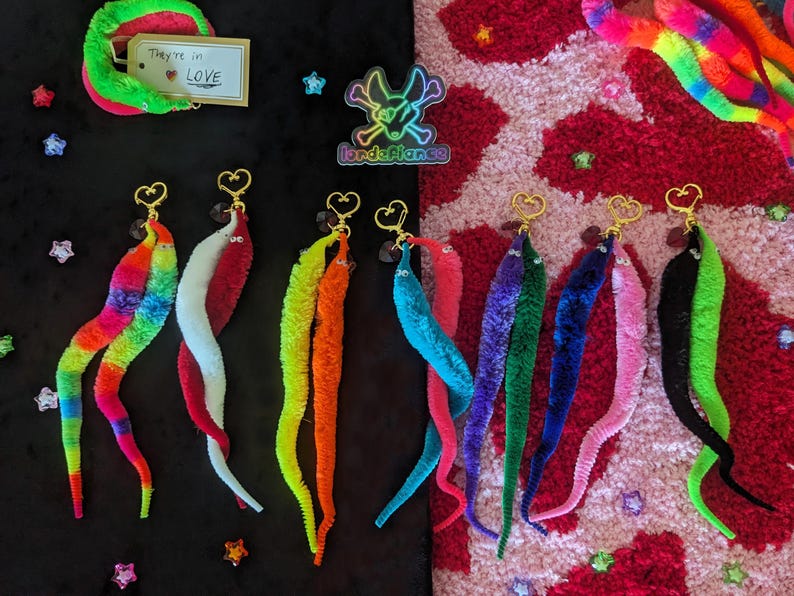 Worms in Love | Double Worm Keychain - Etsy