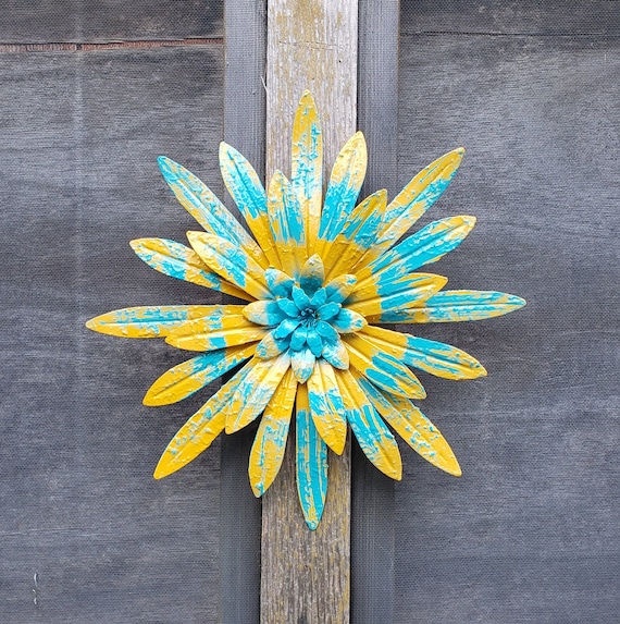 Metal Flower/ Metal wall Flowers/ Garden Wall Art/ Fence | Etsy
