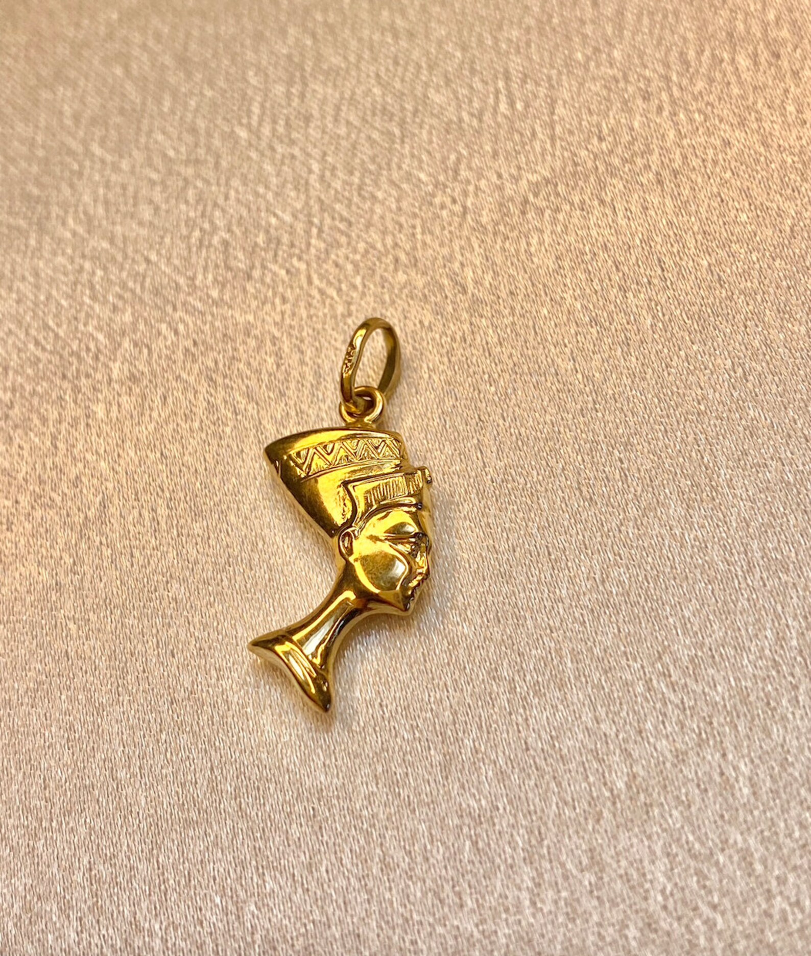 14k Yellow Gold Nefertiti Pendant/necklace Charm - Etsy