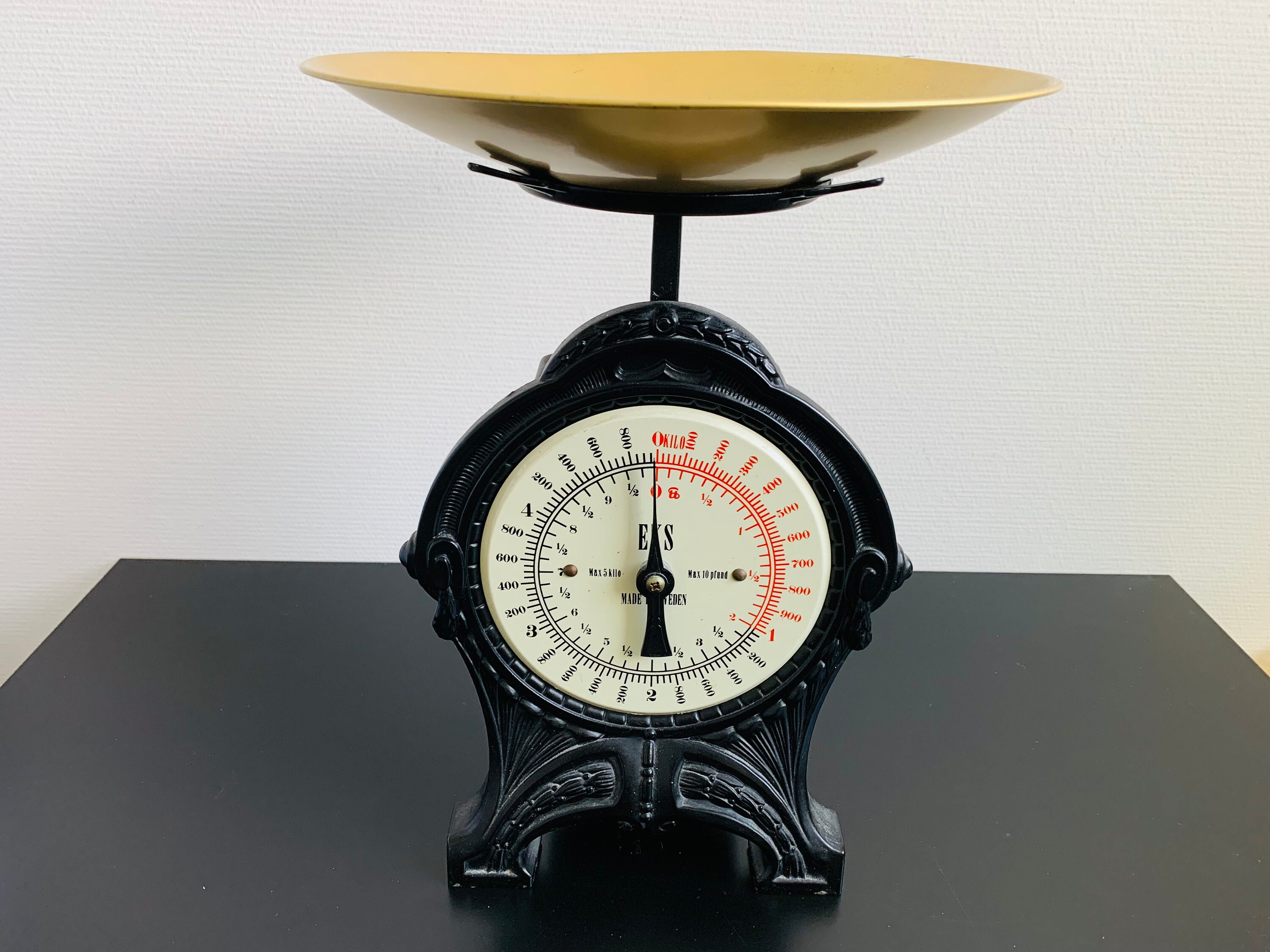 EKS Vintage Ornate Black Cast Iron Upright Kitchen Scales Made in ...
