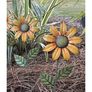 2x Whimsical Metal Yellow Flower Garden Stakes Flower Pot Deco ...