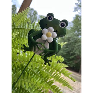 3D Frog Metal Garden Pick Metal Garden Pick Toady Frog Flower Pot Stake ...