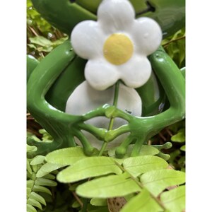 3D Frog Metal Garden Pick Metal Garden Pick Toady Frog Flower Pot Stake ...
